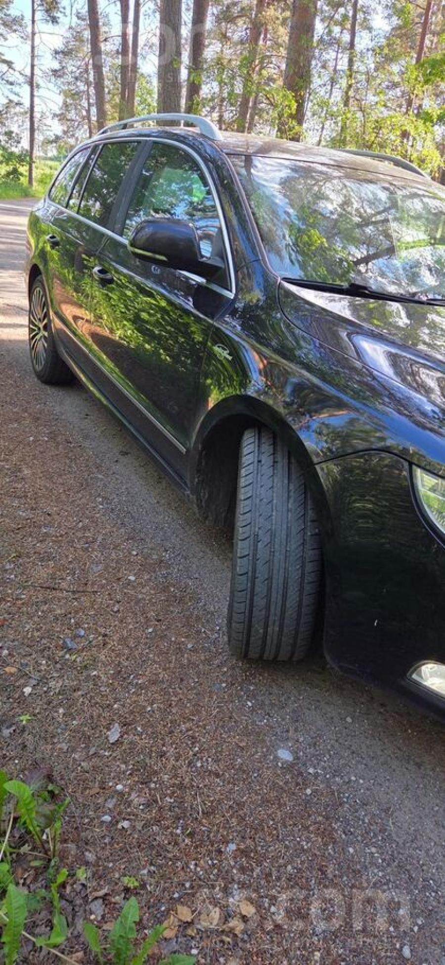 Melns Skoda SuperB 2013 Dobele, ar dzinēja tilpumu 2.00 L un nobraukumu 341 tūkst. km par 4700 €, foto 11 vietnē AUTOMOTO.COM.LV