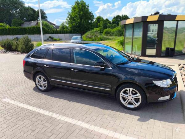 Melns Skoda SuperB 2013 Jurbarkas, ar dzinēja tilpumu 1.97 L un nobraukumu 404 tūkst. km par 3700 €, foto 3 vietnē AUTOMOTO.COM.LV