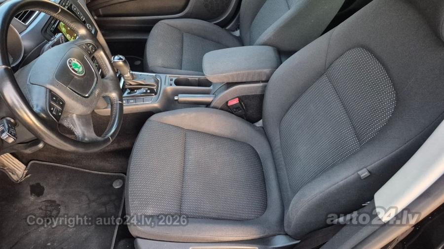 Black Skoda SuperB 2013 in Tartu, with an engine capacity of 2.00 L and mileage of 271 thousand km for 4999 €, photo 17 on AUTOMOTO.COM.LV