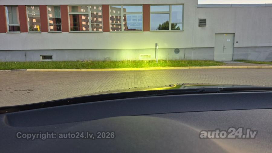 Black Skoda SuperB 2013 in Tartu, with an engine capacity of 2.00 L and mileage of 271 thousand km for 4999 €, photo 18 on AUTOMOTO.COM.LV