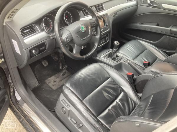 Black Skoda SuperB 2013 in Vilnius, with an engine capacity of 1.60 L and mileage of 325 thousand km for 4995 €, photo 5 on AUTOMOTO.COM.LV