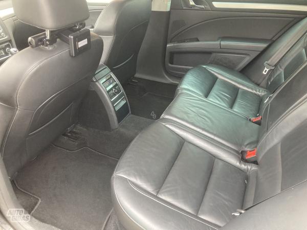 Black Skoda SuperB 2013 in Vilnius, with an engine capacity of 1.60 L and mileage of 325 thousand km for 4995 €, photo 8 on AUTOMOTO.COM.LV