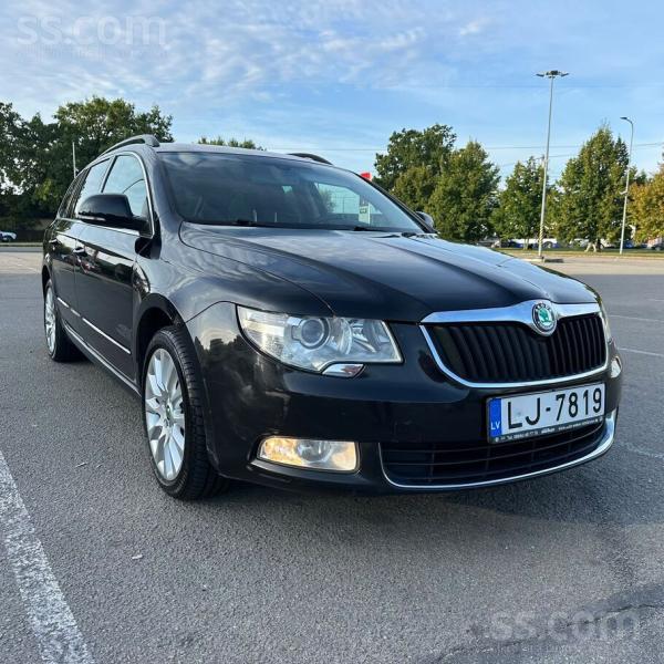 Skoda SuperB 2013 Rīga vietnē Melns Skoda SuperB 2013 Rīga, ar dzinēja tilpumu 2.00 L un nobraukumu 235 tūkst. km par 6900 €, foto 1 vietnē AUTOMOTO.COM.LV