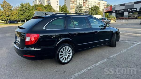Skoda SuperB 2013 Rīga vietnē Melns Skoda SuperB 2013 Rīga, ar dzinēja tilpumu 2.00 L un nobraukumu 235 tūkst. km par 6900 €, foto 9 vietnē AUTOMOTO.COM.LV