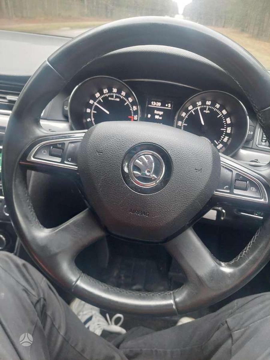 Melns Skoda SuperB 2014 Alīta, ar dzinēja tilpumu 1.60 L un nobraukumu 200 tūkst. km par 2700 €, foto 2 vietnē AUTOMOTO.COM.LV