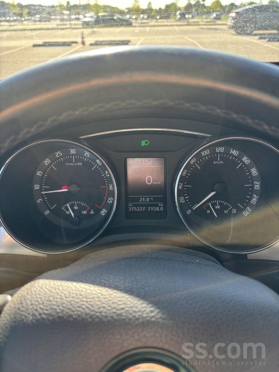 Melns Skoda SuperB 2014 Rīga, ar dzinēja tilpumu 1.60 L un nobraukumu 375 tūkst. km par 3850 €, foto 7 vietnē AUTOMOTO.COM.LV