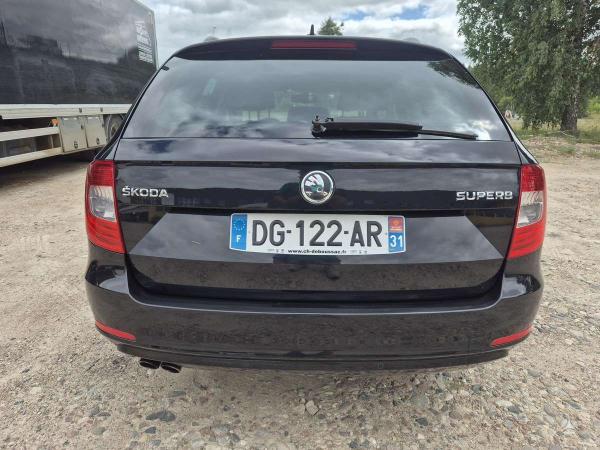 Black Skoda SuperB 2014 in Utena, with an engine capacity of 1.97 L and mileage of 215 thousand km for 7300 €, photo 6 on AUTOMOTO.COM.LV