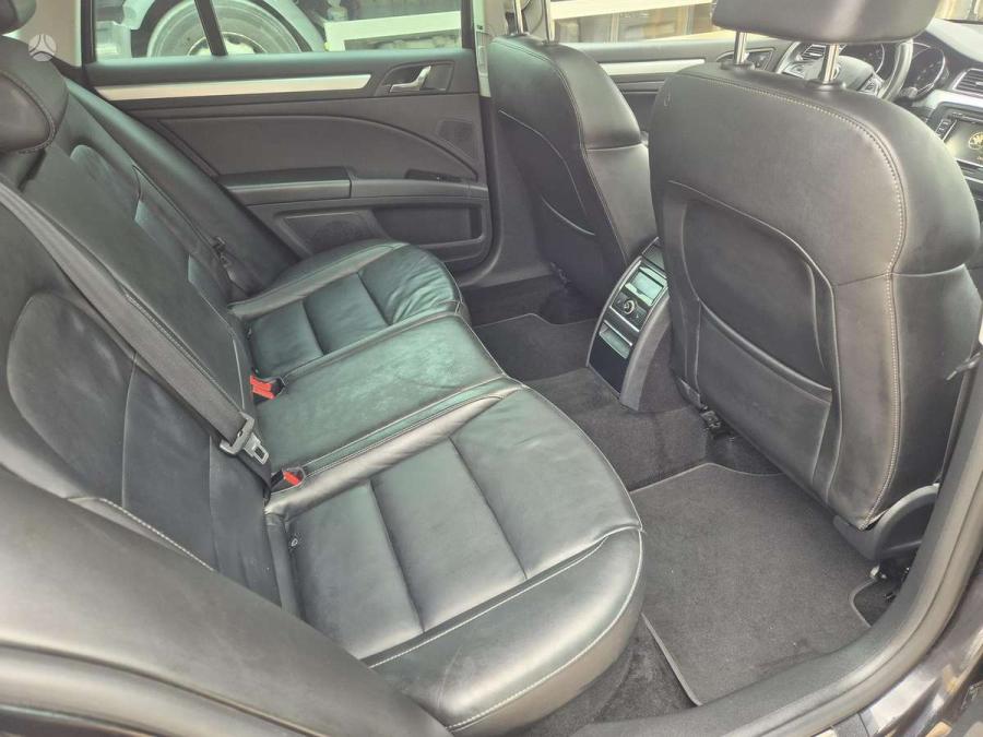 Black Skoda SuperB 2014 in Utena, with an engine capacity of 1.97 L and mileage of 215 thousand km for 7300 €, photo 10 on AUTOMOTO.COM.LV