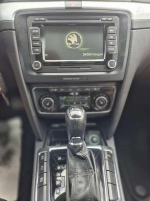 Black Skoda SuperB 2014 in Utena, with an engine capacity of 1.97 L and mileage of 215 thousand km for 7300 €, photo 17 on AUTOMOTO.COM.LV