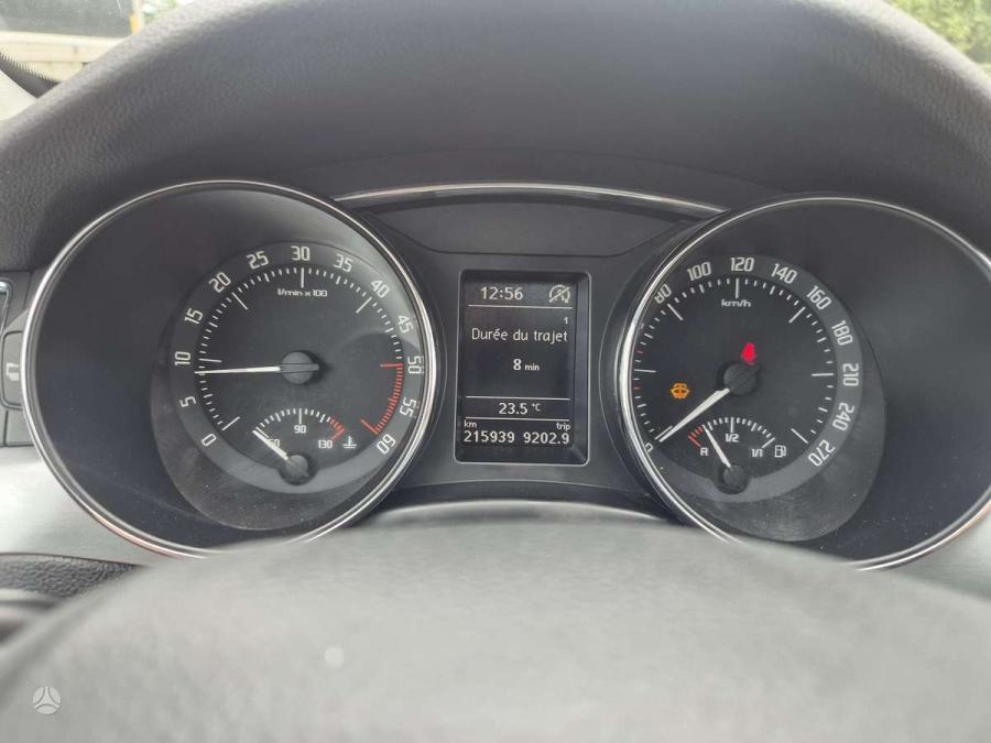 Black Skoda SuperB 2014 in Utena, with an engine capacity of 1.97 L and mileage of 215 thousand km for 7300 €, photo 21 on AUTOMOTO.COM.LV