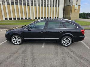 Melns Skoda SuperB 2014 Kauņa, ar dzinēja tilpumu 1.97 L un nobraukumu 341 tūkst. km par 5700 €, foto  vietnē AUTOMOTO.COM.LV