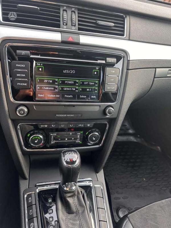Black Skoda SuperB 2014 in Kaunas, with an engine capacity of 1.97 L and mileage of 307 thousand km for 6900 €, photo 8 on AUTOMOTO.COM.LV