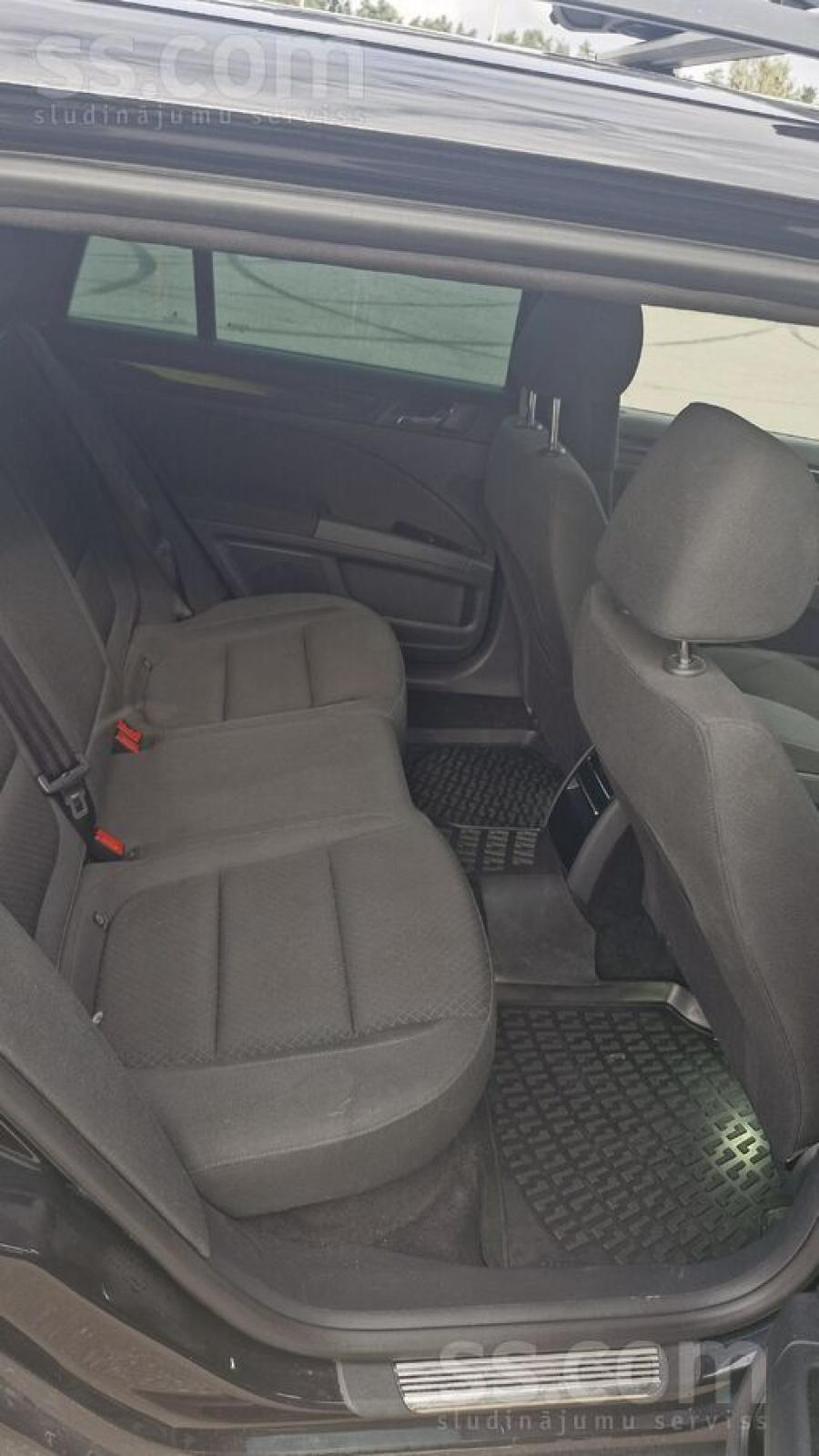 Black Skoda SuperB 2014 in Riga, with an engine capacity of 2.00 L and mileage of 251 thousand km for 7500 €, photo 17 on AUTOMOTO.COM.LV