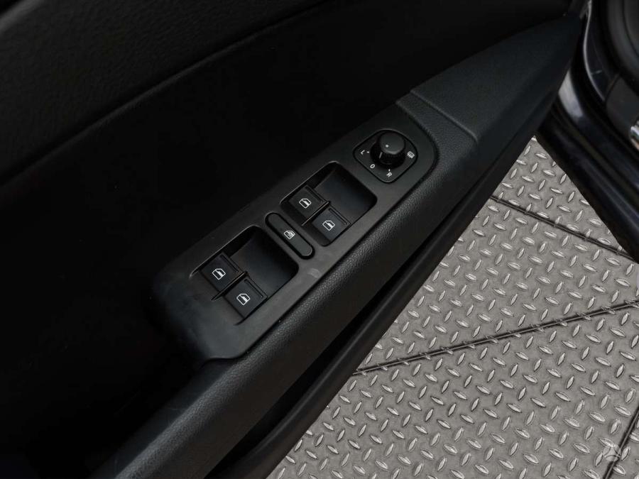 Melns Skoda SuperB 2014 Klaipėda, ar dzinēja tilpumu 1.60 L un nobraukumu 273 tūkst. km par 7799 €, foto 14 vietnē AUTOMOTO.COM.LV