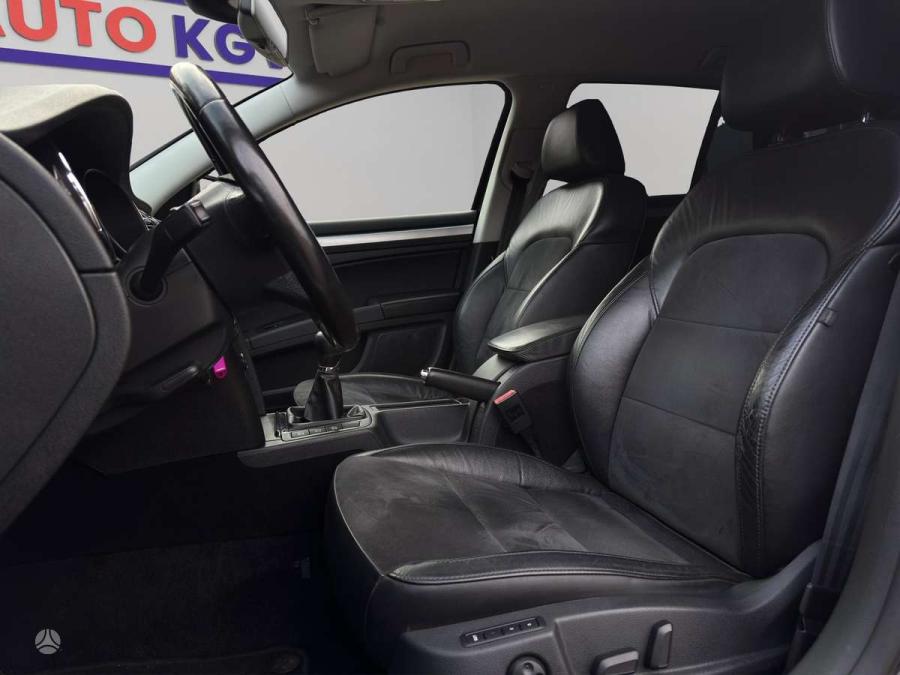 Melns Skoda SuperB 2014 Klaipėda, ar dzinēja tilpumu 1.60 L un nobraukumu 273 tūkst. km par 7799 €, foto 15 vietnē AUTOMOTO.COM.LV