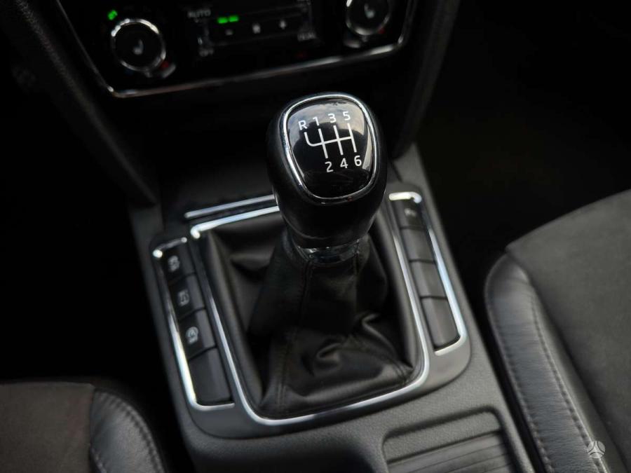 Melns Skoda SuperB 2014 Klaipėda, ar dzinēja tilpumu 1.60 L un nobraukumu 273 tūkst. km par 7799 €, foto 16 vietnē AUTOMOTO.COM.LV