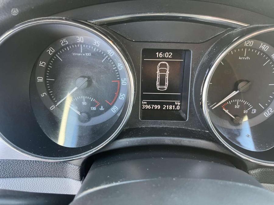 Melns Skoda SuperB 2014 Tauragė, ar dzinēja tilpumu 1.97 L un nobraukumu 396 tūkst. km par 4800 €, foto 26 vietnē AUTOMOTO.COM.LV
