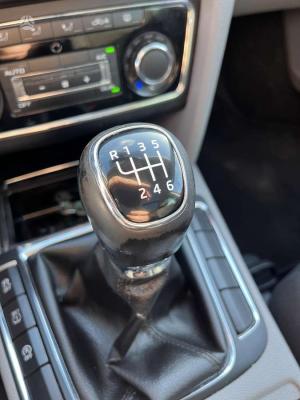 Melns Skoda SuperB 2014 Tauragė, ar dzinēja tilpumu 1.97 L un nobraukumu 396 tūkst. km par 4800 €, foto 28 vietnē AUTOMOTO.COM.LV