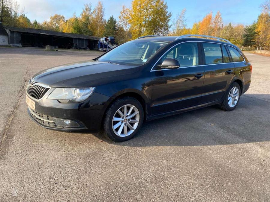 Black Skoda SuperB 2014 in Raseiniai, with an engine capacity of 1.60 L and mileage of 227 thousand km for 4700 €, photo 1 on AUTOMOTO.COM.LV