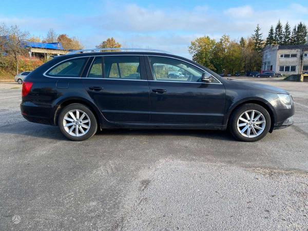 Skoda SuperB 2014 in Raseiniai on AUTOMOTO.COM.LV Black Skoda SuperB 2014 in Raseiniai, with an engine capacity of 1.60 L and mileage of 227 thousand km for 4700 €, photo 7 on AUTOMOTO.COM.LV