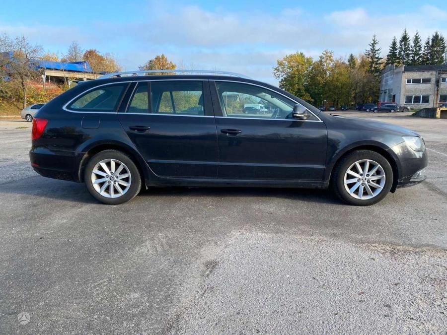 Black Skoda SuperB 2014 in Raseiniai, with an engine capacity of 1.60 L and mileage of 227 thousand km for 4700 €, photo 7 on AUTOMOTO.COM.LV