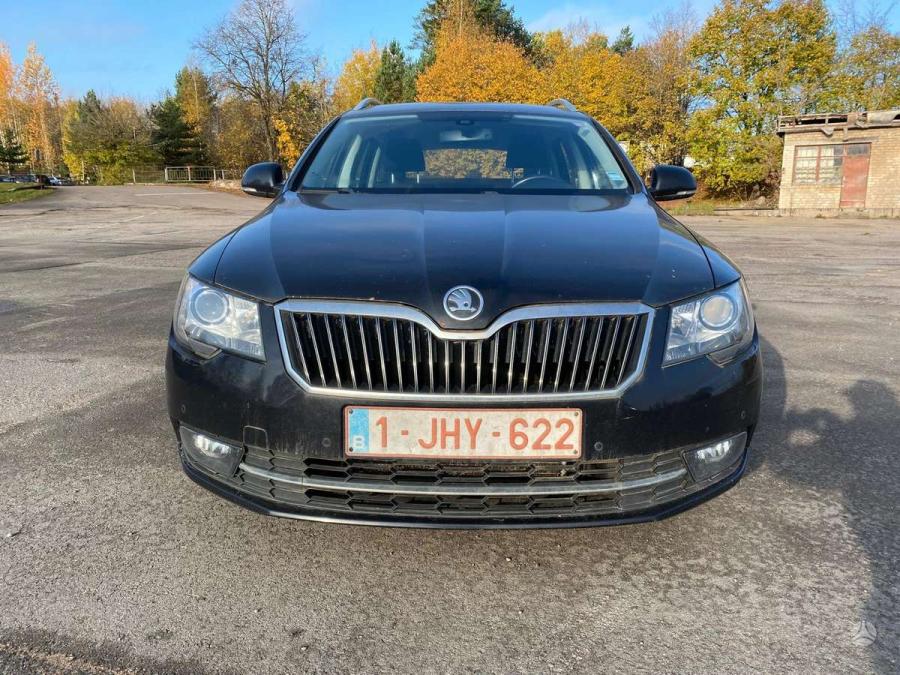 Black Skoda SuperB 2014 in Raseiniai, with an engine capacity of 1.60 L and mileage of 227 thousand km for 4700 €, photo 8 on AUTOMOTO.COM.LV