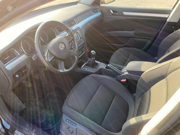 Skoda SuperB 2014 in Raseiniai on AUTOMOTO.COM.LV Black Skoda SuperB 2014 in Raseiniai, with an engine capacity of 1.60 L and mileage of 227 thousand km for 4700 €, photo 10 on AUTOMOTO.COM.LV