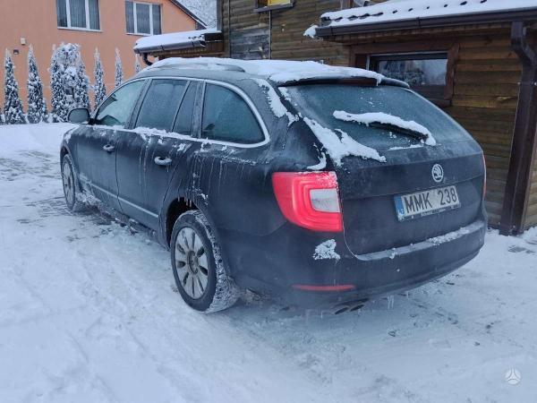 Black Skoda SuperB 2015 in Kelme, with an engine capacity of 1.97 L and mileage of 350 thousand km for 5500 €, photo 4 on AUTOMOTO.COM.LV