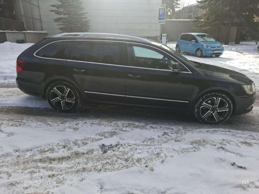 Black Skoda SuperB 2015 in Vilnius, with an engine capacity of 1.97 L and mileage of 269 thousand km for 6400 €, photo 4 on AUTOMOTO.COM.LV