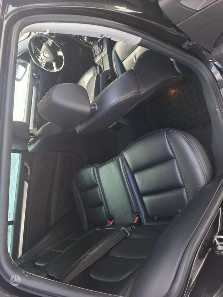 Black Skoda SuperB 2015 in Vilnius, with an engine capacity of 1.97 L and mileage of 269 thousand km for 6400 €, photo 11 on AUTOMOTO.COM.LV