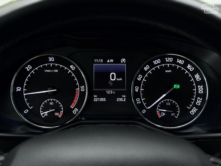 Черный Шкода Суперб 2015 в Авиженяй, объемом двигателя 1.60 л и пробегом 221 тыс. км за 8999 €, фото 32 на AUTOMOTO.COM.LV