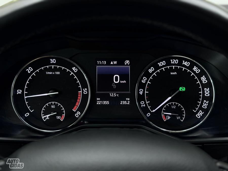 Melns Skoda SuperB 2015 Avižieniai, ar dzinēja tilpumu 1.60 L un nobraukumu 223 tūkst. km par 9590 €, foto 32 vietnē AUTOMOTO.COM.LV