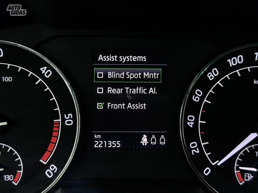Melns Skoda SuperB 2015 Avižieniai, ar dzinēja tilpumu 1.60 L un nobraukumu 223 tūkst. km par 9590 €, foto 33 vietnē AUTOMOTO.COM.LV