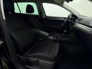 Black Skoda SuperB 2015 in Vilnius, with an engine capacity of 1.60 L and mileage of 223 thousand km for 9290 €, photo 16 on AUTOMOTO.COM.LV