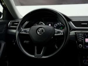 Black Skoda SuperB 2015 in Vilnius, with an engine capacity of 1.60 L and mileage of 223 thousand km for 9290 €, photo 20 on AUTOMOTO.COM.LV
