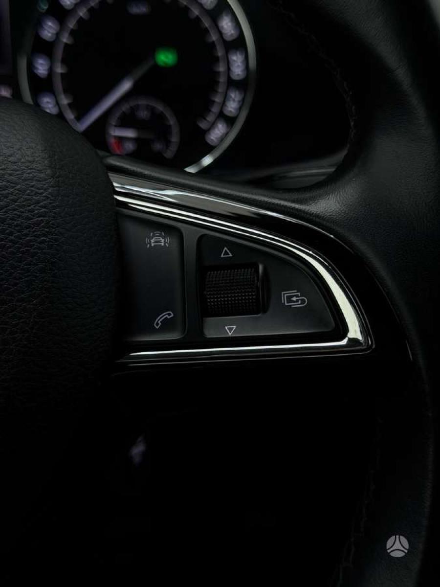 Black Skoda SuperB 2015 in Vilnius, with an engine capacity of 1.60 L and mileage of 223 thousand km for 9290 €, photo 29 on AUTOMOTO.COM.LV