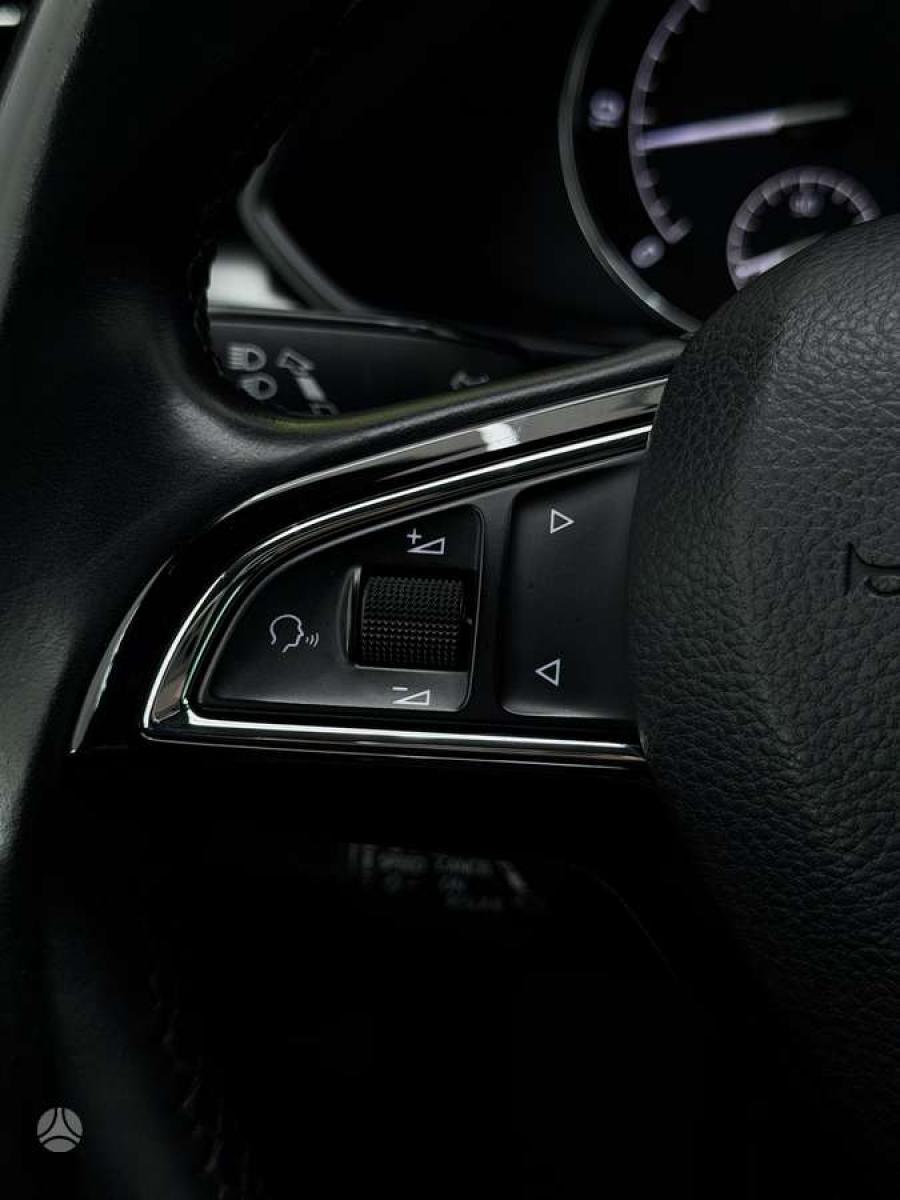Black Skoda SuperB 2015 in Vilnius, with an engine capacity of 1.60 L and mileage of 223 thousand km for 9290 €, photo 30 on AUTOMOTO.COM.LV