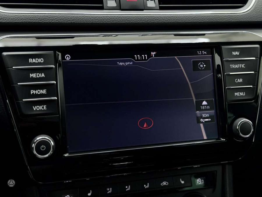 Black Skoda SuperB 2015 in Vilnius, with an engine capacity of 1.60 L and mileage of 223 thousand km for 9290 €, photo 26 on AUTOMOTO.COM.LV