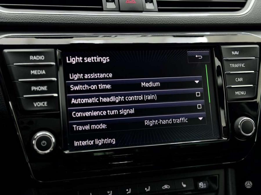 Black Skoda SuperB 2015 in Vilnius, with an engine capacity of 1.60 L and mileage of 223 thousand km for 9290 €, photo 27 on AUTOMOTO.COM.LV
