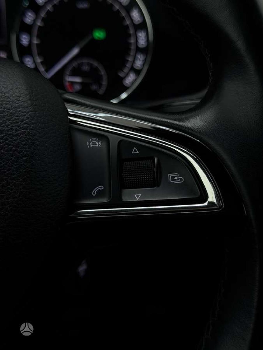 Black Skoda SuperB 2015 in Vilnius, with an engine capacity of 1.60 L and mileage of 223 thousand km for 9290 €, photo 29 on AUTOMOTO.COM.LV
