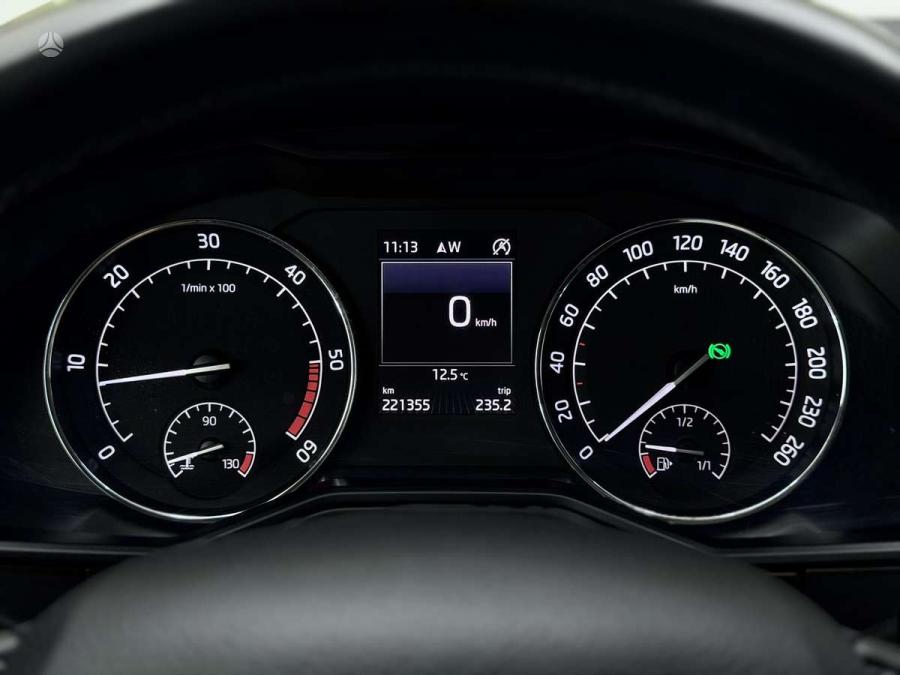 Black Skoda SuperB 2015 in Vilnius, with an engine capacity of 1.60 L and mileage of 223 thousand km for 9290 €, photo 32 on AUTOMOTO.COM.LV