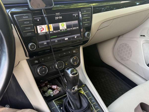 Шкода Суперб 2015 в Вильнюс на AUTOMOTO.COM.LV Черный Шкода Суперб 2015 в Вильнюс, объемом двигателя 1.97 л и пробегом 286 тыс. км за 13150 €, фото 11 на AUTOMOTO.COM.LV
