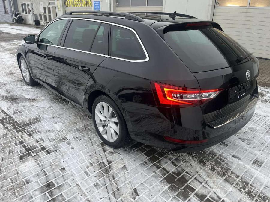 Black Skoda SuperB 2016 in Marijampole, with an engine capacity of 1.60 L and mileage of 244 thousand km for 9950 €, photo 6 on AUTOMOTO.COM.LV