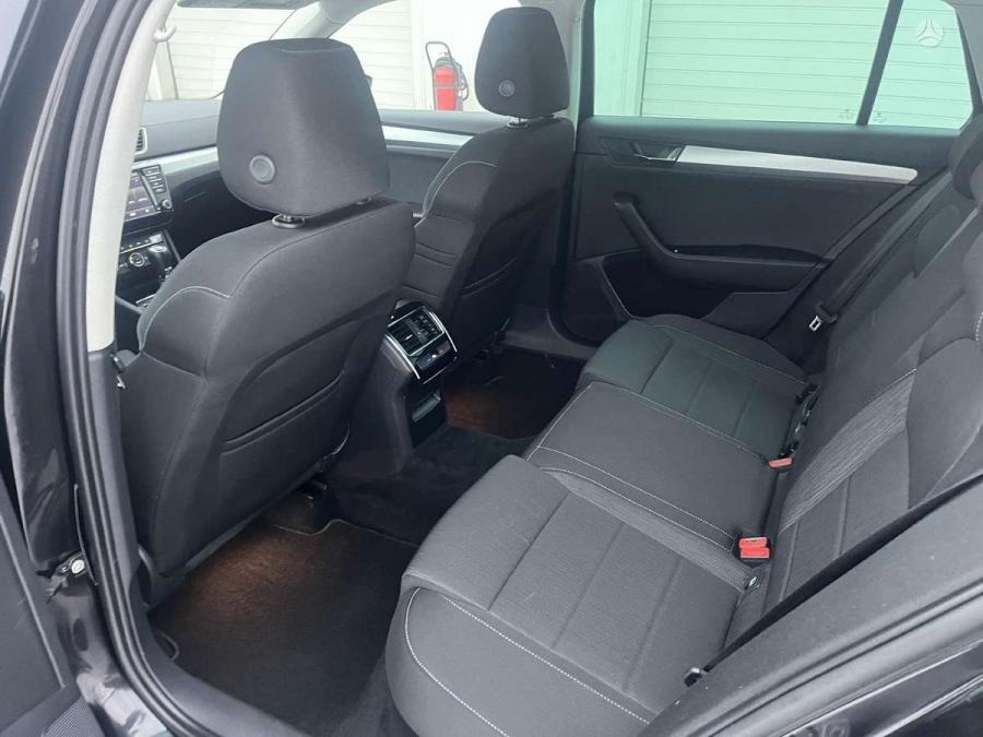 Black Skoda SuperB 2016 in Marijampole, with an engine capacity of 1.60 L and mileage of 244 thousand km for 9950 €, photo 18 on AUTOMOTO.COM.LV