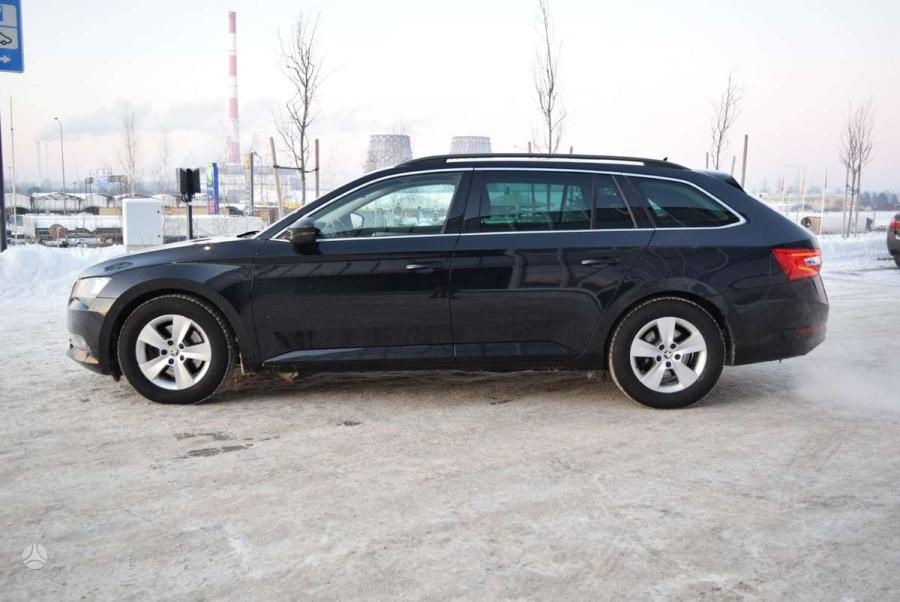 Black Skoda SuperB 2016 in Vilnius, with an engine capacity of 1.60 L and mileage of 259 thousand km for 9950 €, photo 4 on AUTOMOTO.COM.LV
