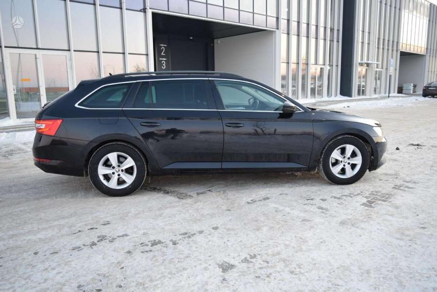 Black Skoda SuperB 2016 in Vilnius, with an engine capacity of 1.60 L and mileage of 259 thousand km for 9950 €, photo 8 on AUTOMOTO.COM.LV