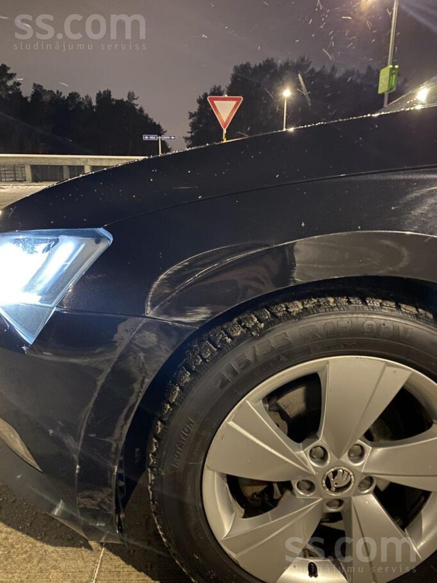 Black Skoda SuperB 2016 in Riga, with an engine capacity of 1.60 L and mileage of 233 thousand km for 7400 €, photo 7 on AUTOMOTO.COM.LV