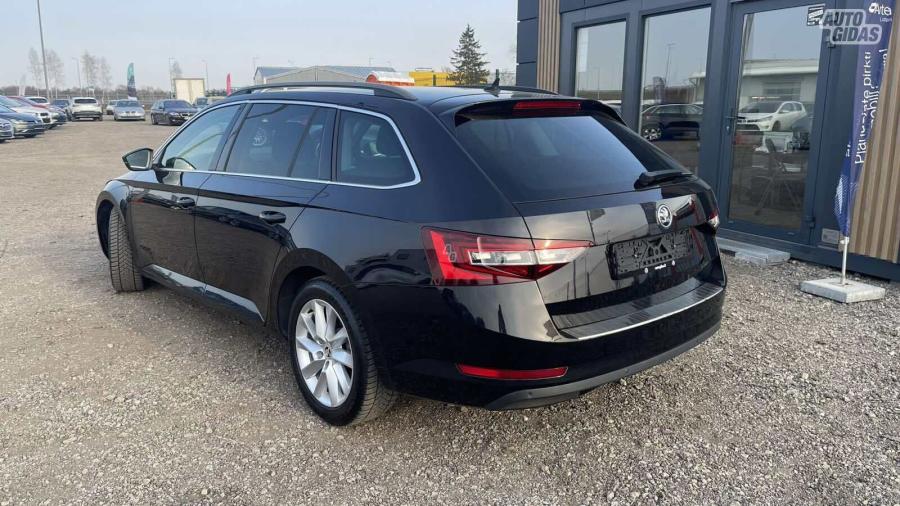 Black Skoda SuperB 2016 in Marijampole, with an engine capacity of 1.60 L and mileage of 244 thousand km for 9490 €, photo 6 on AUTOMOTO.COM.LV