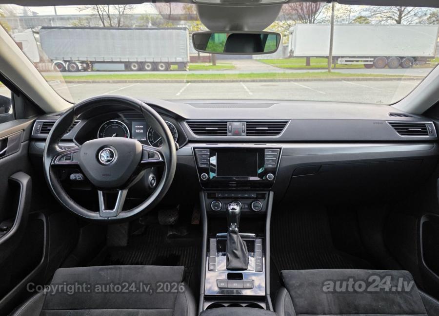 Black Skoda SuperB 2016 in Tallinn, with an engine capacity of 2.00 L and mileage of 241 thousand km for 12500 €, photo 9 on AUTOMOTO.COM.LV