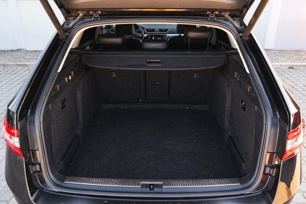 Melns Skoda SuperB 2016 Ventspils, ar dzinēja tilpumu 2.00 L un nobraukumu 175 tūkst. km par 11650 €, foto 10 vietnē AUTOMOTO.COM.LV